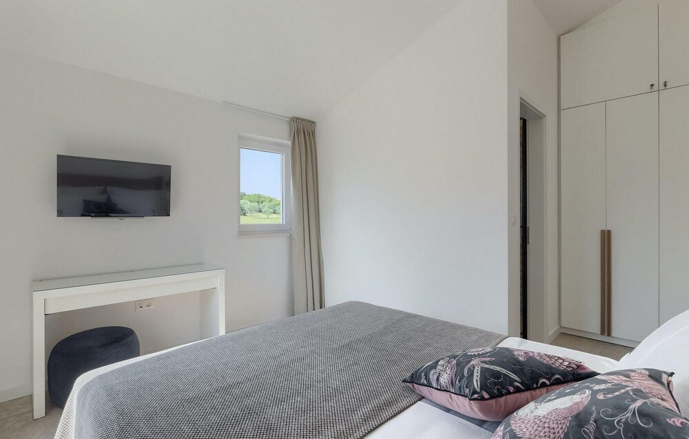 Beautiful home in Porec - Tar | Stayz