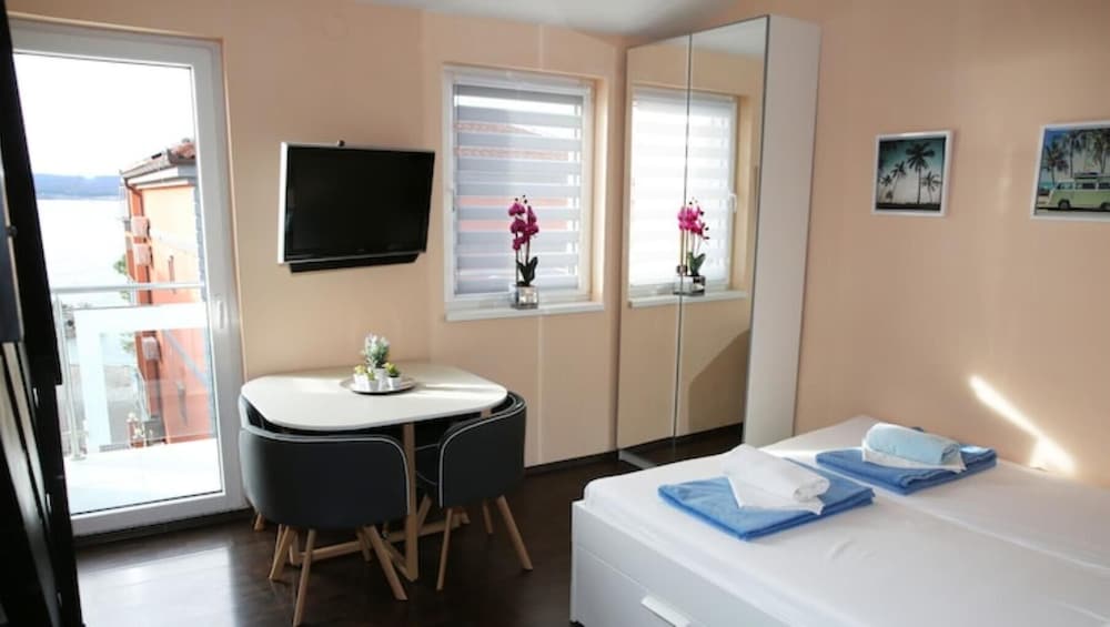 Villa Marica Mit Whirlpool & Grill Lounge Direkt Am Strand Und Zentrumnahe / 32p - Selce
