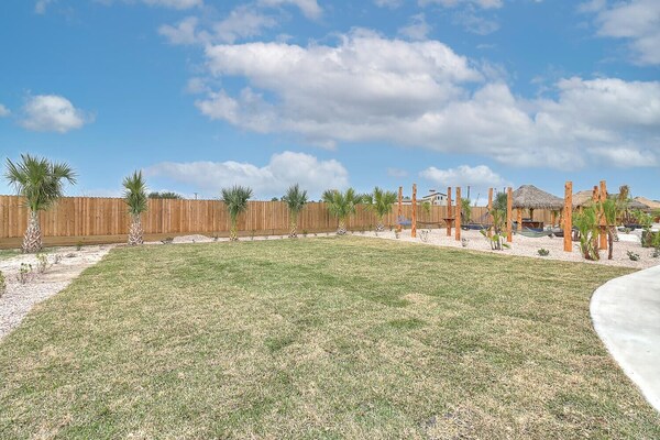 Rv Site Only! Pool, In Town, Dog Park, Fishing, Wifi, Laundry Room - Texas