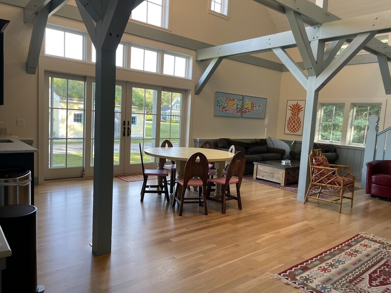 Beautiful Farmhouse With Hiking Trails/kayaking. 5 Minutes To Town Or Ocean! - Freeport, ME