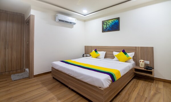 Itsy Hotels Krishna Residency, Govardhan Chauraha - Mathura
