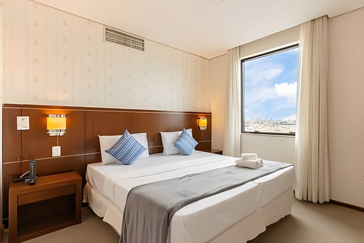 Apartamento Comfort | Roupa hipoalergénica, secretária