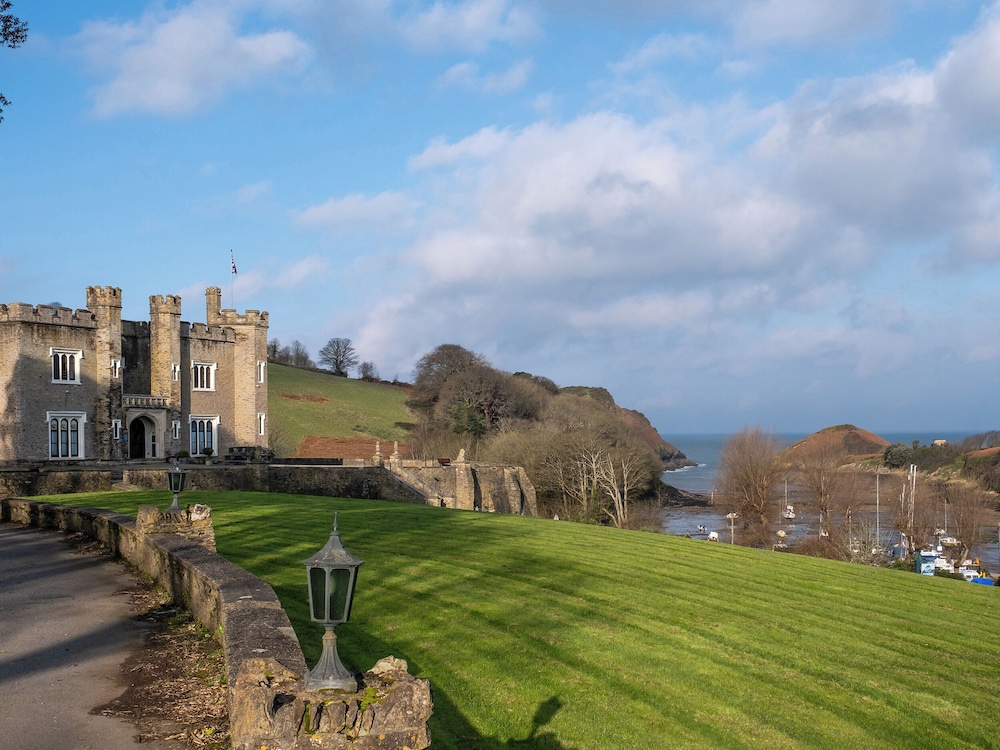 Watermouth Castle, Harbour Apartment - North Devon District