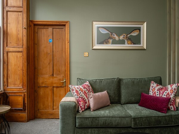 Watermouth Castle, Bassett Apartment - Combe Martin Bay