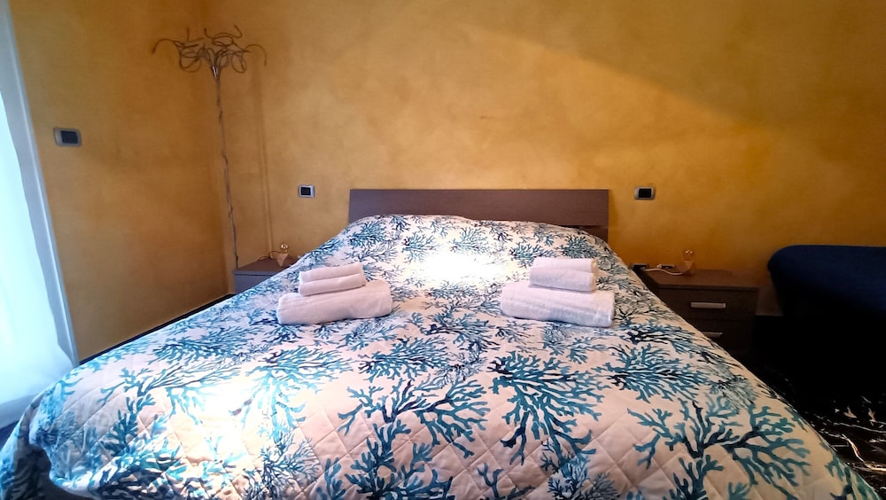 Europa 41 - Trois Chambres Appartement, Couchages 9 - Alassio