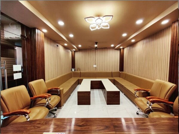 Hotel Royal Vrindavan - Aligarh