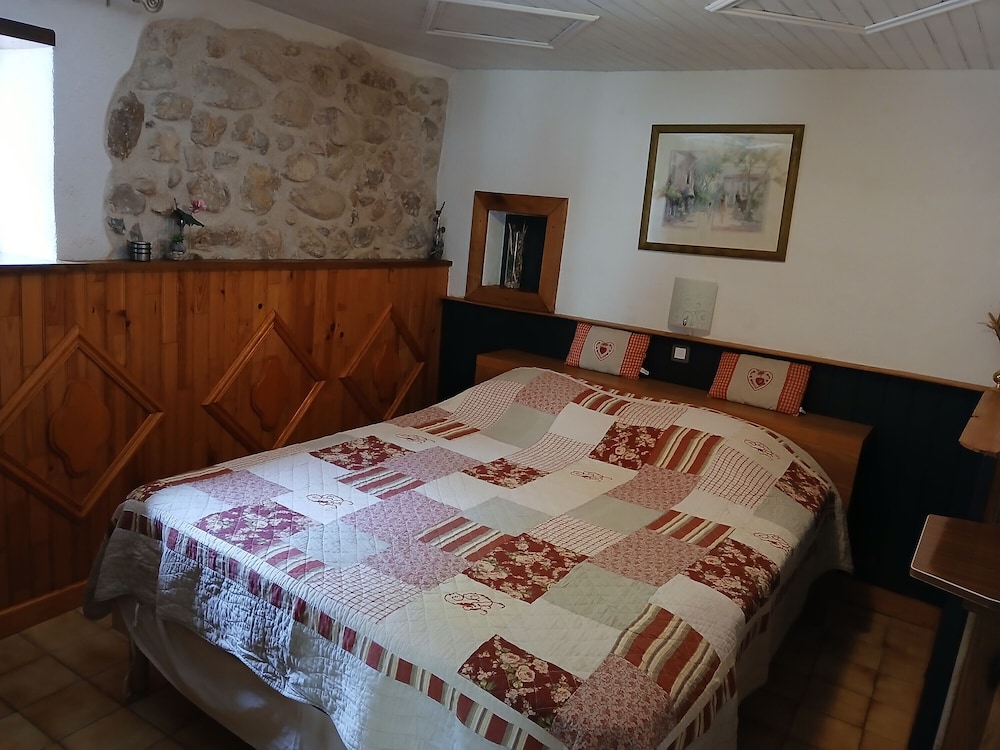 Maison De Vacances 'Gîte Des Papillons Du Vercors' Avec Vue Sur La Montagne - Saint-Jean-en-Royans