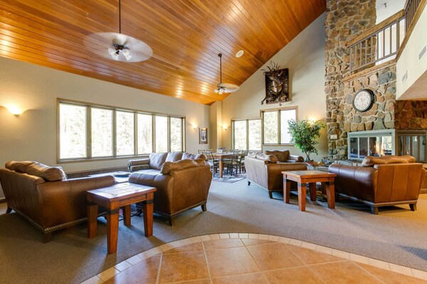 Ski-in/ski-out Winter Park Condo W/ Mountain Views - Georgetown, CO