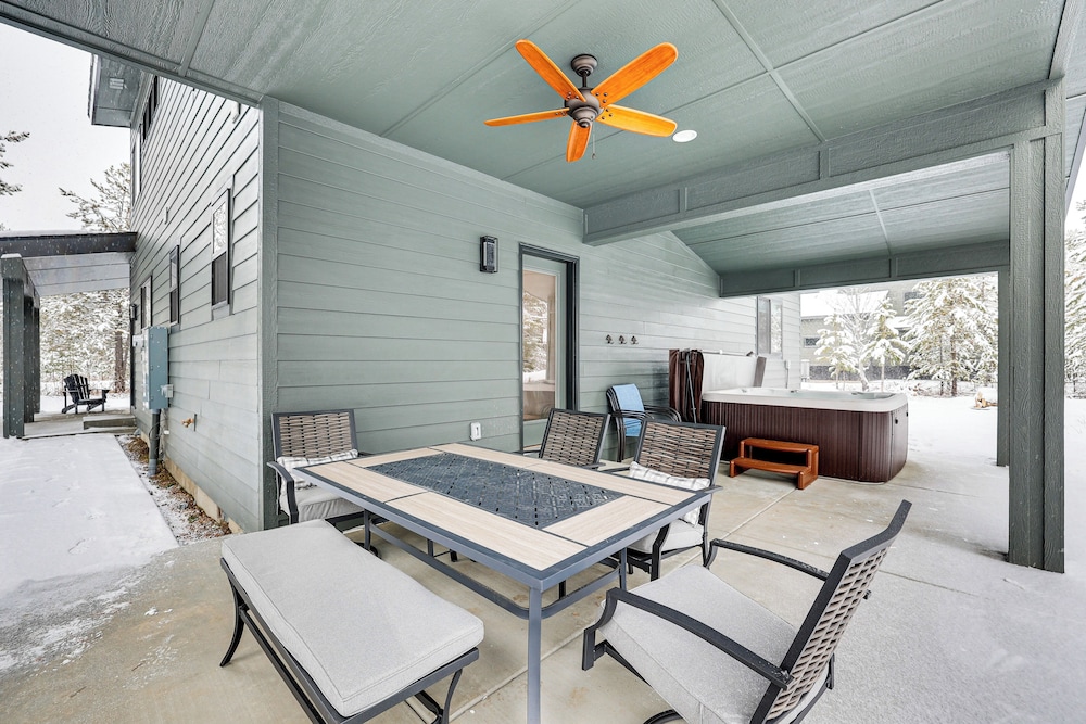 All-season Cabin: Hot Tub & Sauna In Donnelly - Lake Cascade, ID