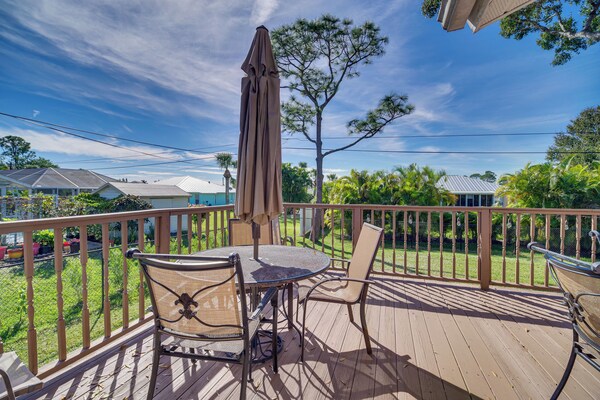 Sebastian Home W/ Large Deck Near Golfing & Beach - Vero Beach, FL