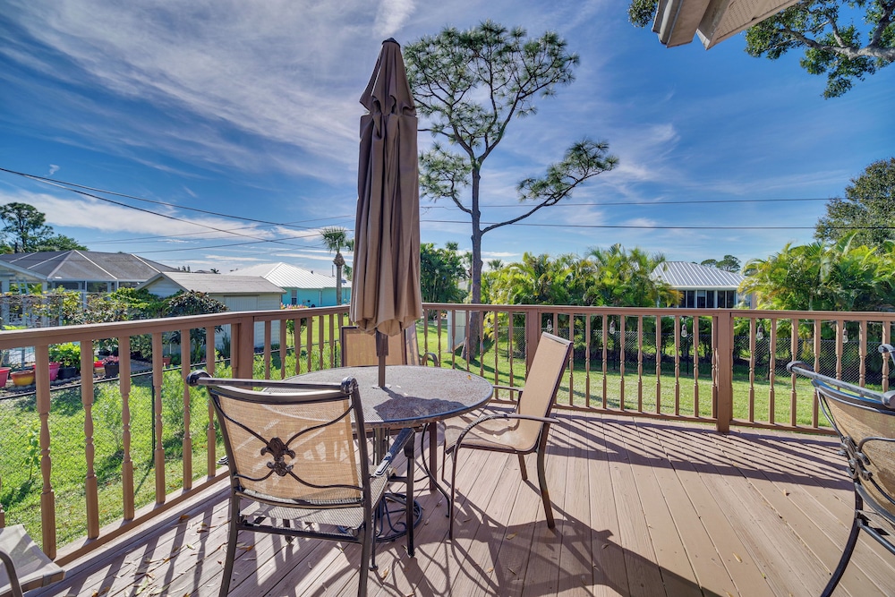 Sebastian Home W/ Large Deck Near Golfing & Beach - Sebastian, FL