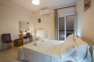 Apartamento, 2 quartos, sacada, vista para o jardim | 2 quartos