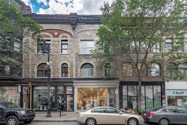 Unique Stays - 3658 Boul. Saint-laurent - Laval, Canadá