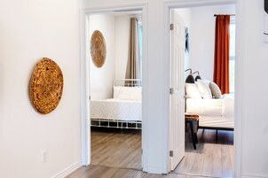 Apartamento urbano | Cortinas blackout, Wi-Fi de cortesia, roupa de cama