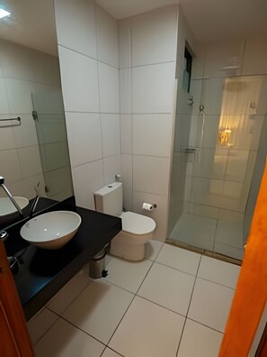 Apartamento Básico | Casa de banho | Toalhas fornecidas 