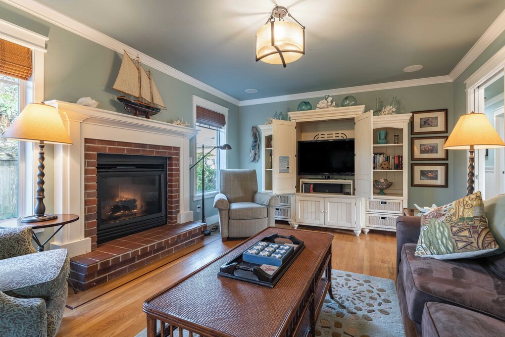 Truly A Treasure By Avantstay Walk To Beach, Patio - Manzanita, OR