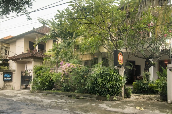 Miraa Guest House & Resto - Denpasar