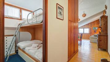 Apartamento família, vários quartos (The Secret Garden) | 1 quarto, Wi-Fi (sobretaxa), roupa de cama