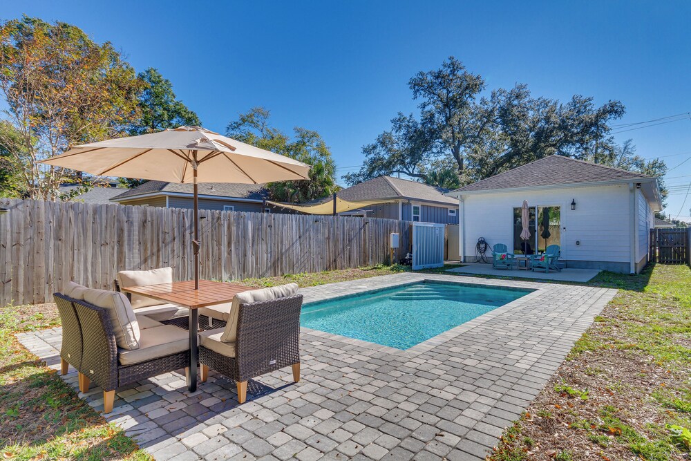 Modern Pensacola Vacation Home W/ Private Pool! - Pensacola, FL