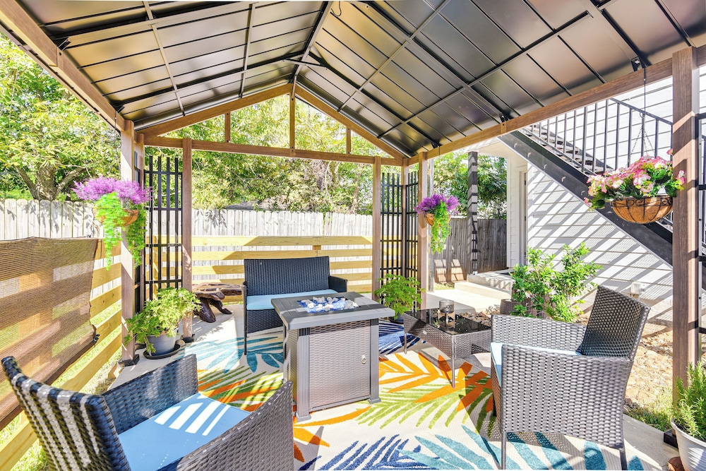 South Houston Townhome W/ Patio & Gas Grill! - South Houston, TX