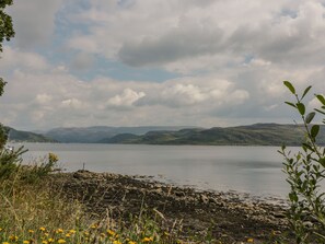 2 quartos, com decoração personalizada, com mobília individualizada 
