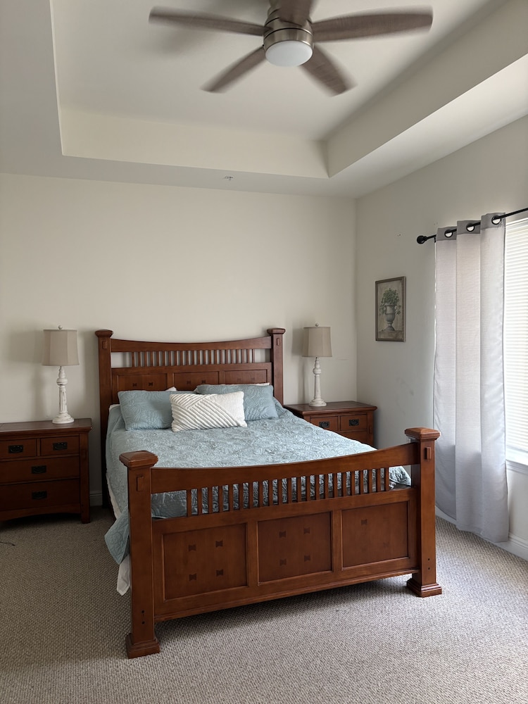 Resort Style North Naples Condo Close To Beautiful Beaches - Bonita Springs, FL