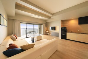 Quarto básico, vista para o mar | Escrivaninha, Wi-Fi de cortesia, roupa de cama