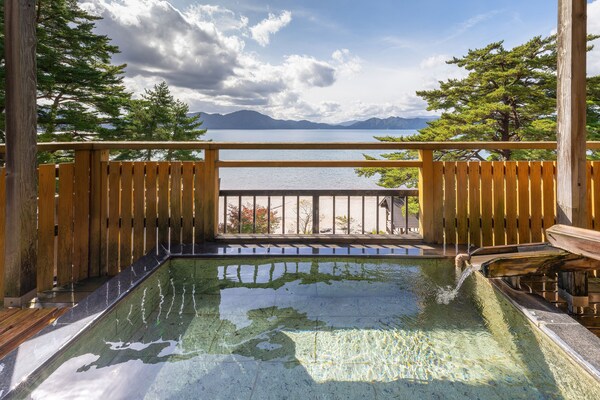 湖畔浪漫の宿かたくりの花 - 秋田県