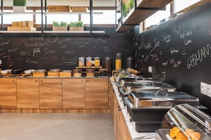 Buffet de pequeno-almoço