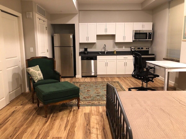 208 New Downtown Living Studio - West Virginia