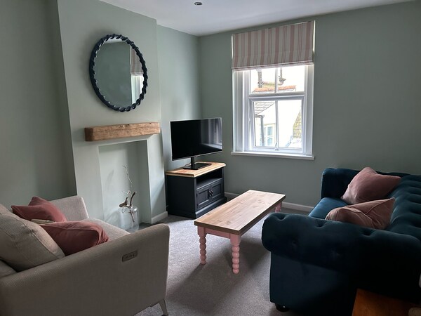 Secret Garden, 34c Clarence Street - Dartmouth