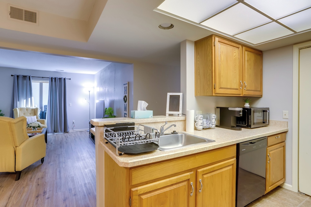 Toledo Vacation Rental ~ 8 Mi To Downtown! - Holland, OH