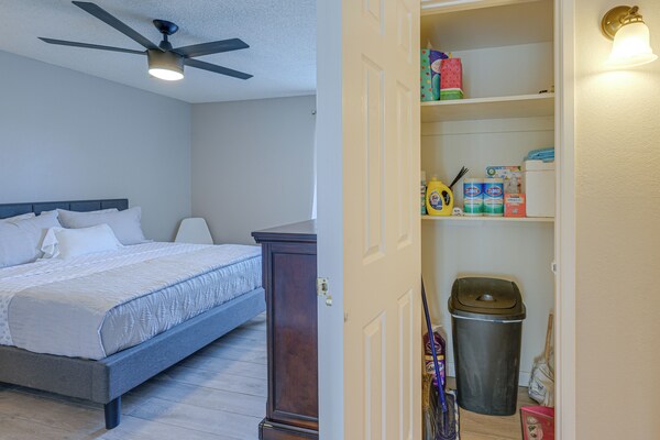 Cozy Fresno Condo W/ Balcony & Pool Access - Fresno, CA