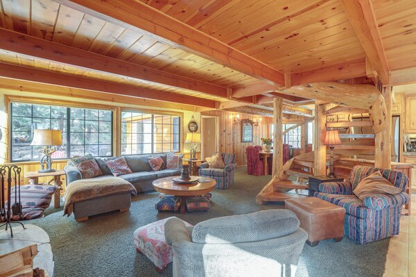 < 1 Mi To Lake Tahoe Beaches: Home W/ Fire Pit! - Tahoe City, CA