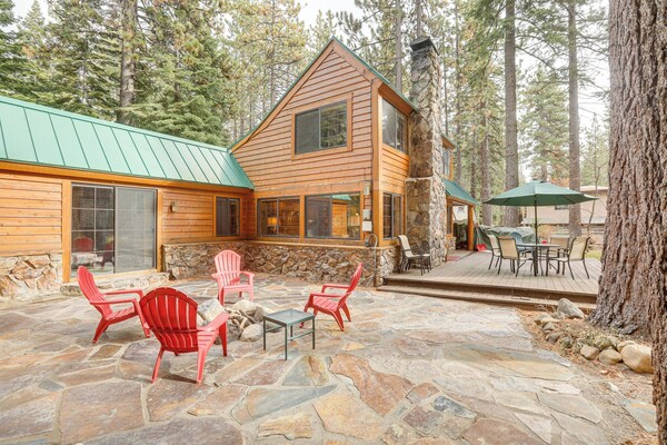 < 1 Mi To Lake Tahoe Beaches: Home W/ Fire Pit! - Tahoe City, CA