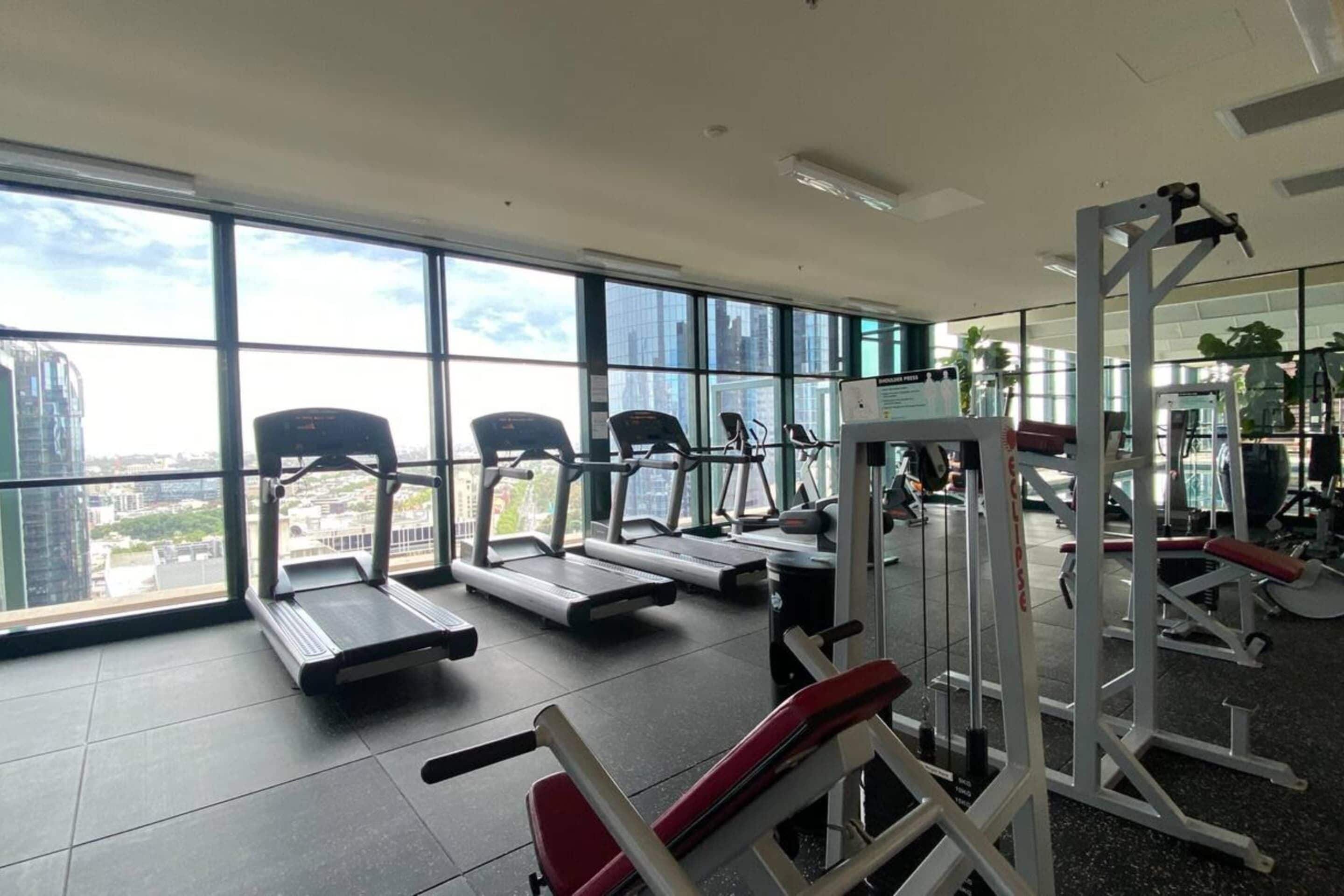 Apartamento Básico | Sala de fitness
