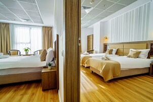 Superior Family Room | Individualmente decorados, quartos à prova de som, Wi-Fi de cortesia