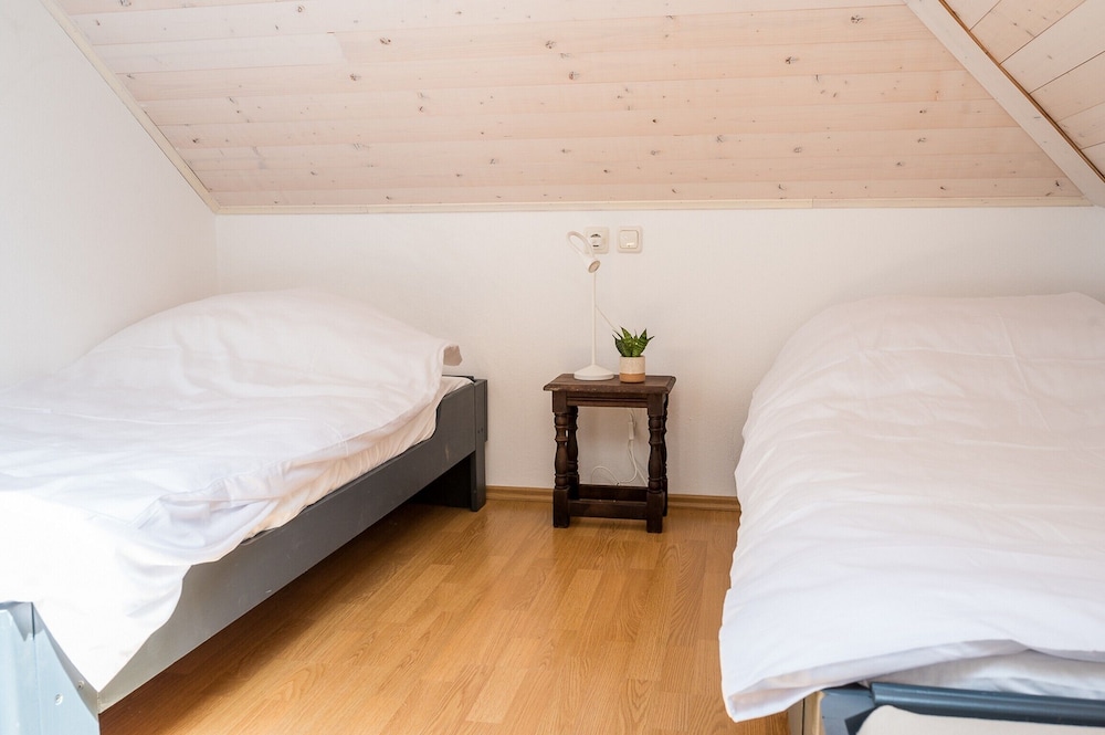 Dusk Private Room With Shared Bathroom - Tarvisio