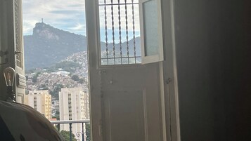 Quarto Duplo Panorâmico com Banheiro Compartilhado | Roupa de alta qualidade, cofre no quarto, ferro/tábua de engomar 