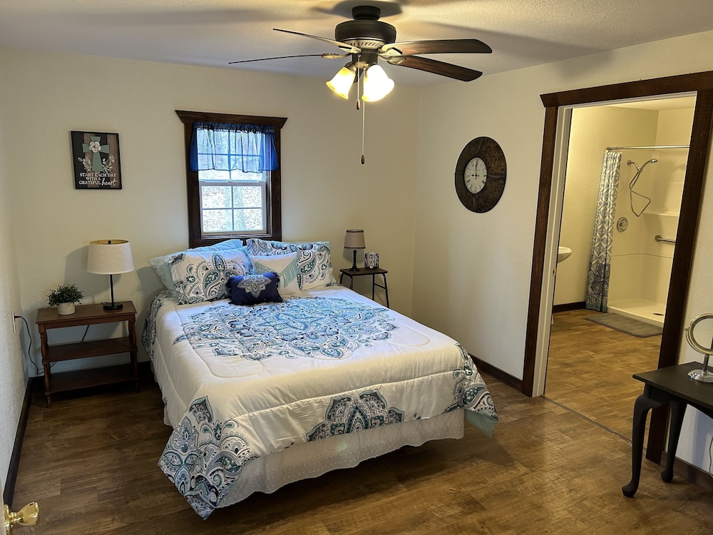 Dragonfly Meadows Guesthouse - Missouri