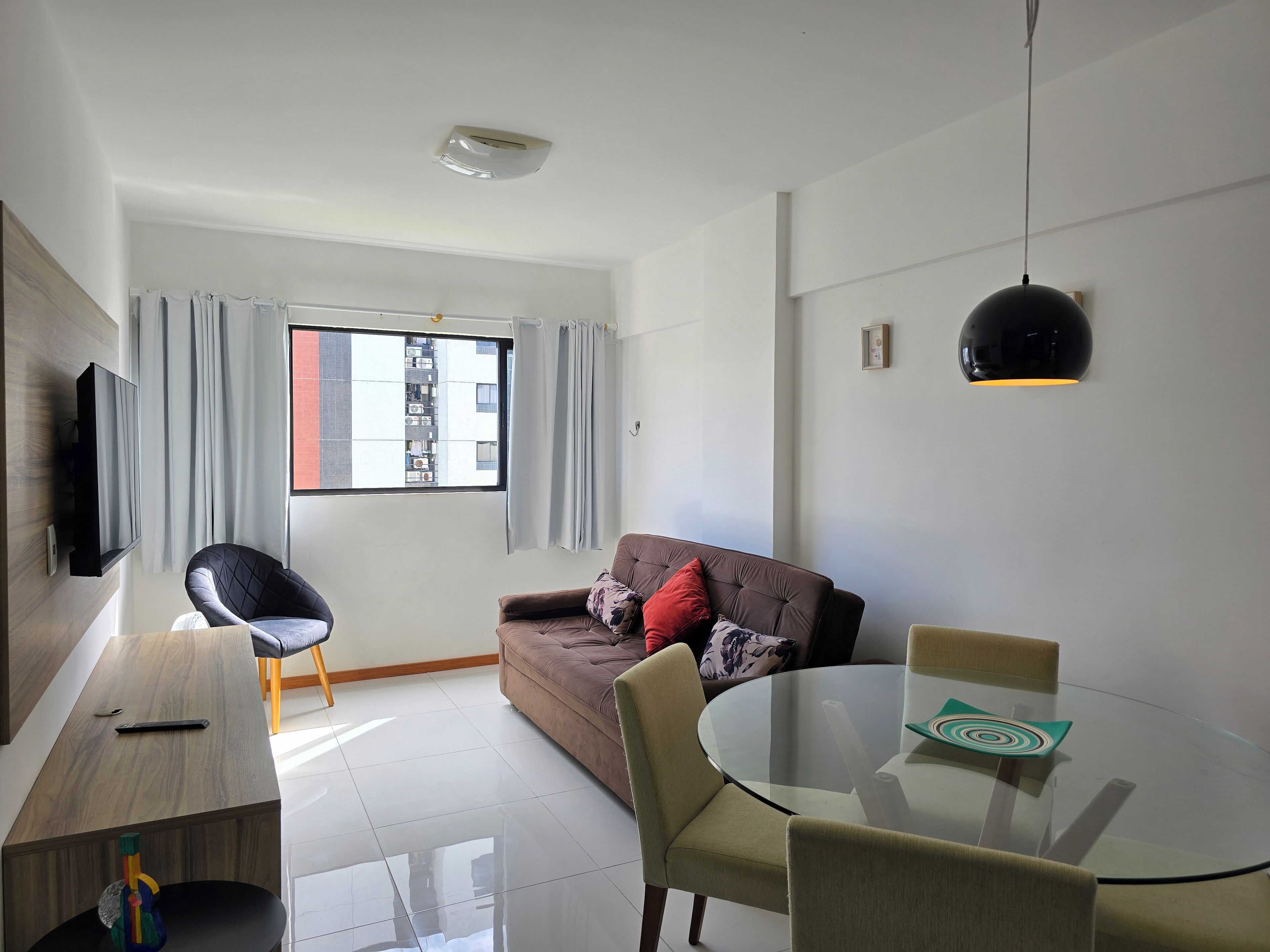 Apartamento | Sala de estar | Televisor LCD de 40 polegadas com canais digitais 