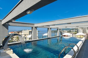 Piscina externa sazonal