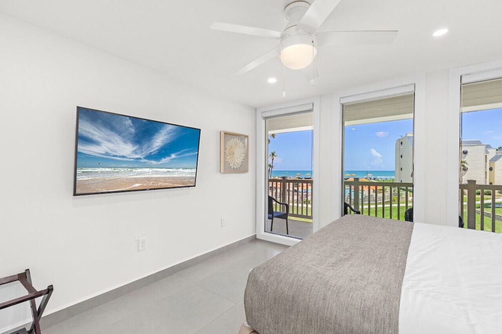 New Stunning Ocean-view Condo In Beachfront Resort - 사우스 파드레 아일랜드