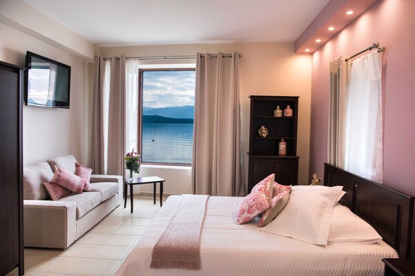 Nv Seafront Studios Av Properties - Lefkada