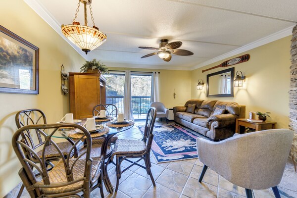 Downtown Gatlinburg Condo W/ Community Pool! - Anakeesta, Gatlinburg