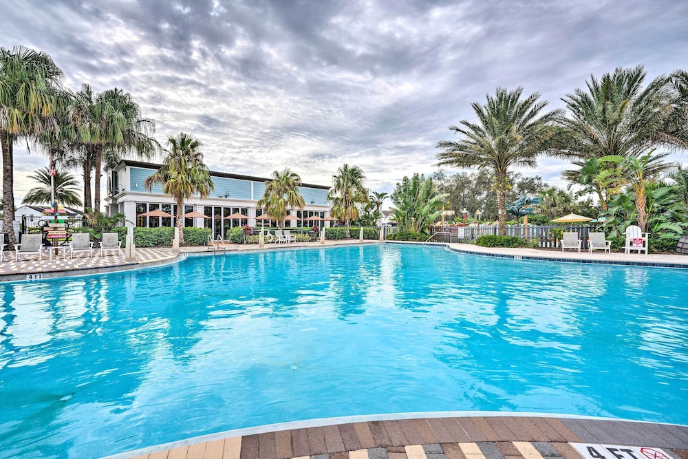 Stylish Four Corners Townhome W/ Resort Amenities - Davenport, FL