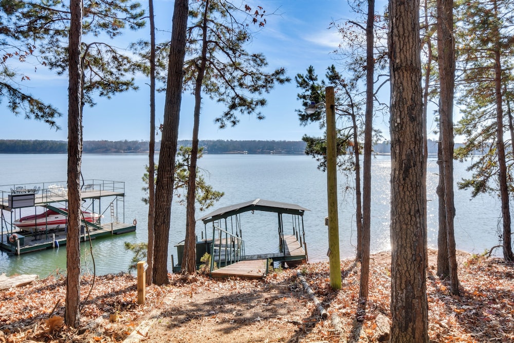 Lake Hartwell Retreat W/ Deck & Private Dock! - Clemson, SC