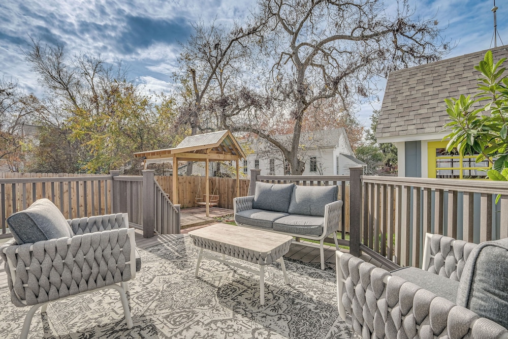 Brenham Rental W/ Deck & Yard < 1 Mi To Downtown! - Brenham, TX