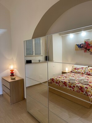 Cozy apartment within walking distance of Roma Termini Station Reviews ...