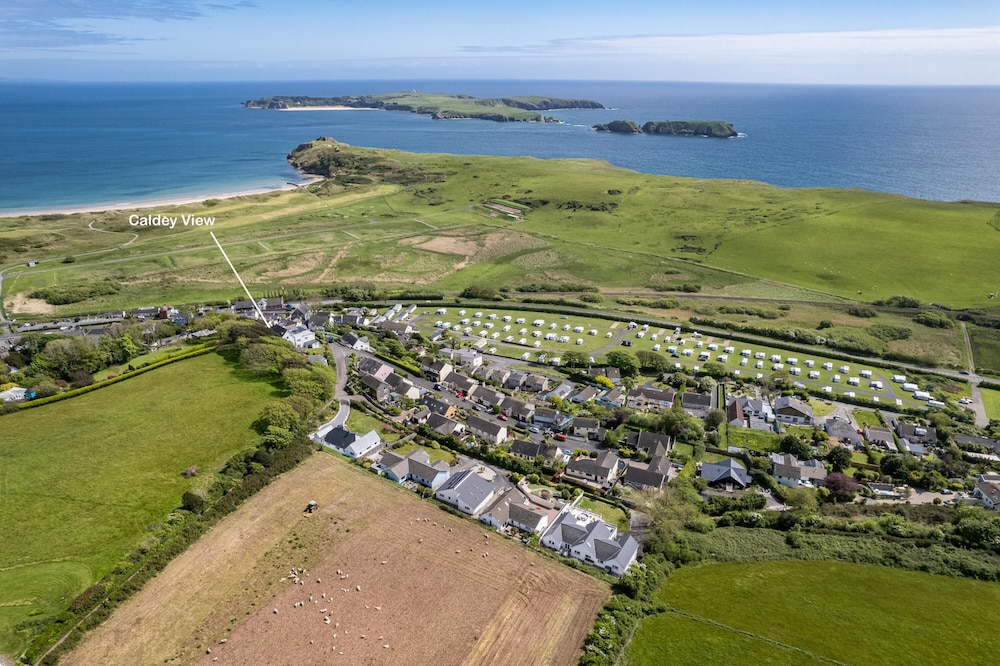 Caldey Island View - Sea Views And Log Burner - Tenby